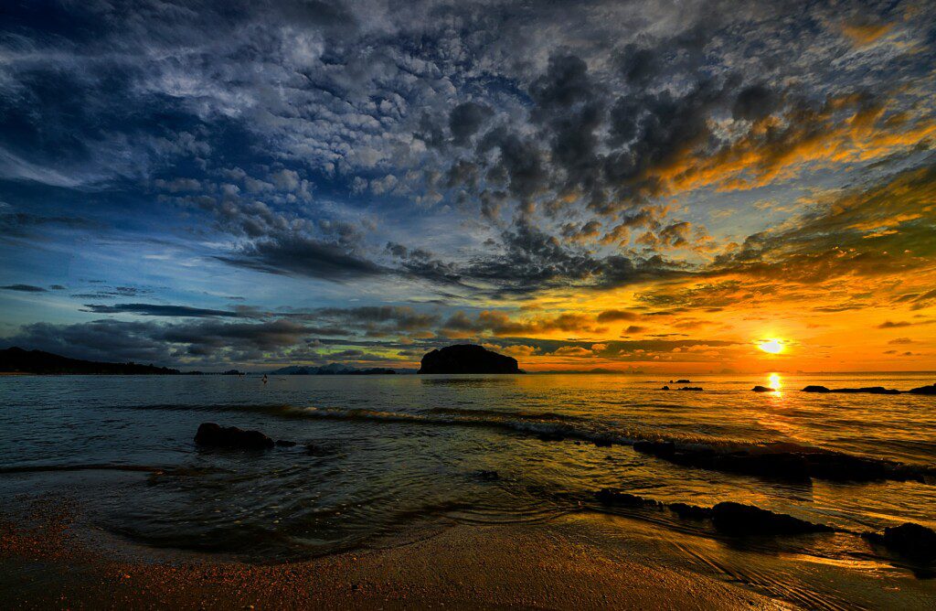 175+ Sunset Captions for Breathtaking Evening Skies